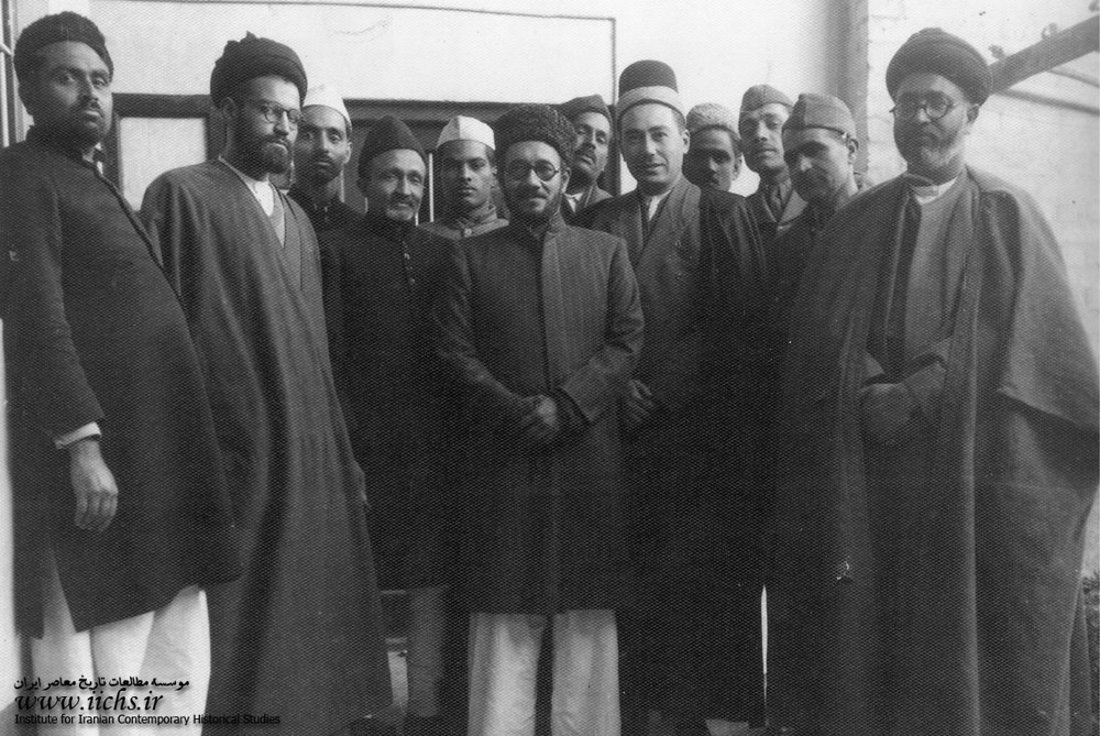 File:Hawza students of Najaf, Iraq - 1940s.jpg - Wikimedia Commons